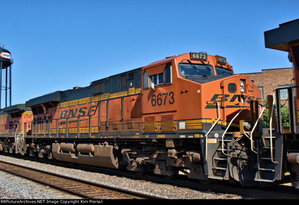 BNSF 6673
